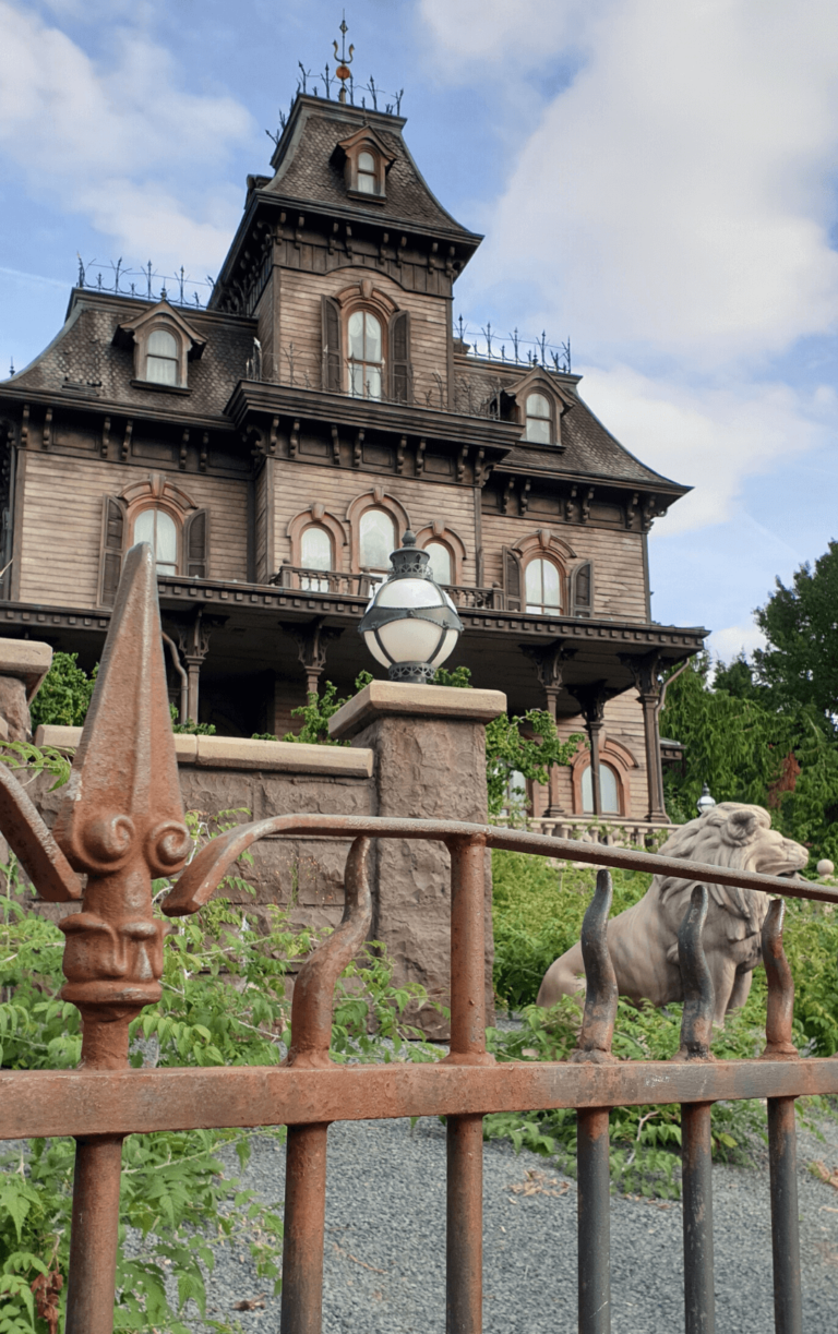 👻10 Curiosidades sobre Phantom Manor de Disneyland Paris